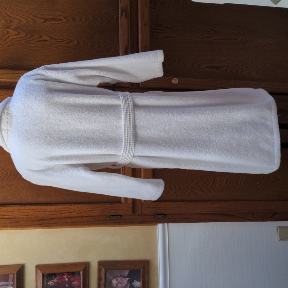 Charisma White Bath Robe - Gem
